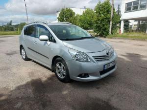 Grey Toyota Verso 2010 in Ukmerge, with an engine capacity of 2.00 L and mileage of 215 thousand km for 3550 €, photo 4 on AUTOMOTO.COM.LV