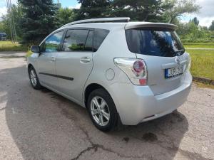 Grey Toyota Verso 2010 in Ukmerge, with an engine capacity of 2.00 L and mileage of 215 thousand km for 3550 €, photo 7 on AUTOMOTO.COM.LV