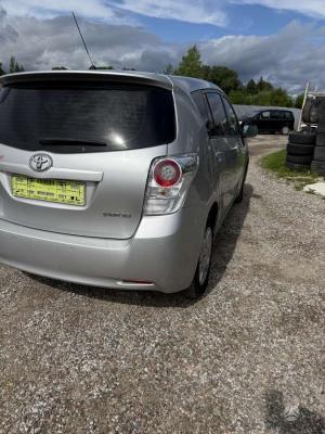 Pelēks Toyota Verso 2010 Jurbarkas, ar dzinēja tilpumu 2.00 L un nobraukumu 240 tūkst. km par 2299 €, foto 6 vietnē AUTOMOTO.COM.LV