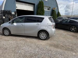 Pelēks Toyota Verso 2010 Jurbarkas, ar dzinēja tilpumu 2.00 L un nobraukumu 240 tūkst. km par 2299 €, foto 9 vietnē AUTOMOTO.COM.LV