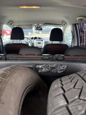 Pelēks Toyota Verso 2010 Jurbarkas, ar dzinēja tilpumu 2.00 L un nobraukumu 240 tūkst. km par 2299 €, foto 18 vietnē AUTOMOTO.COM.LV