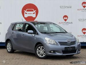Grey Toyota Verso 2010 in Taurage, with an engine capacity of 2.00 L and mileage of 230 thousand km for 4300 €, photo 5 on AUTOMOTO.COM.LV