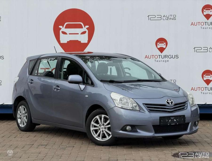 Grey Toyota Verso 2010 in Taurage, with an engine capacity of 2.00 L and mileage of 230 thousand km for 4300 €, photo 5 on AUTOMOTO.COM.LV