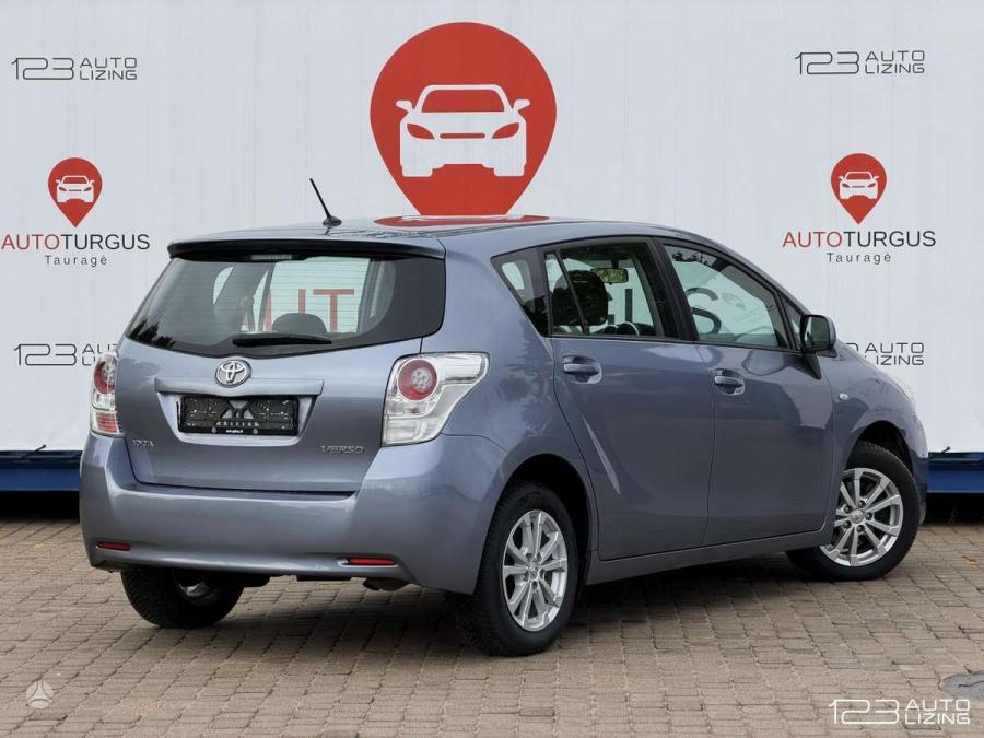 Grey Toyota Verso 2010 in Taurage, with an engine capacity of 2.00 L and mileage of 230 thousand km for 4300 €, photo 9 on AUTOMOTO.COM.LV
