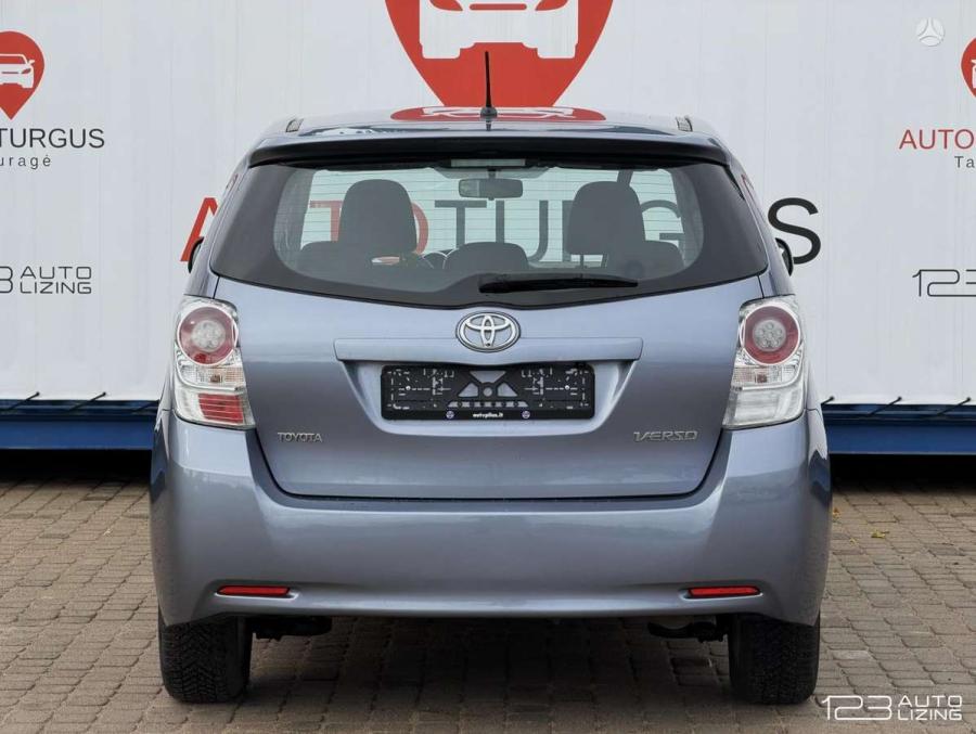 Grey Toyota Verso 2010 in Taurage, with an engine capacity of 2.00 L and mileage of 230 thousand km for 4300 €, photo 10 on AUTOMOTO.COM.LV