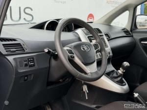 Grey Toyota Verso 2010 in Taurage, with an engine capacity of 2.00 L and mileage of 230 thousand km for 4300 €, photo 12 on AUTOMOTO.COM.LV
