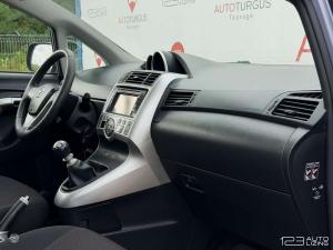 Grey Toyota Verso 2010 in Taurage, with an engine capacity of 2.00 L and mileage of 230 thousand km for 4300 €, photo 15 on AUTOMOTO.COM.LV