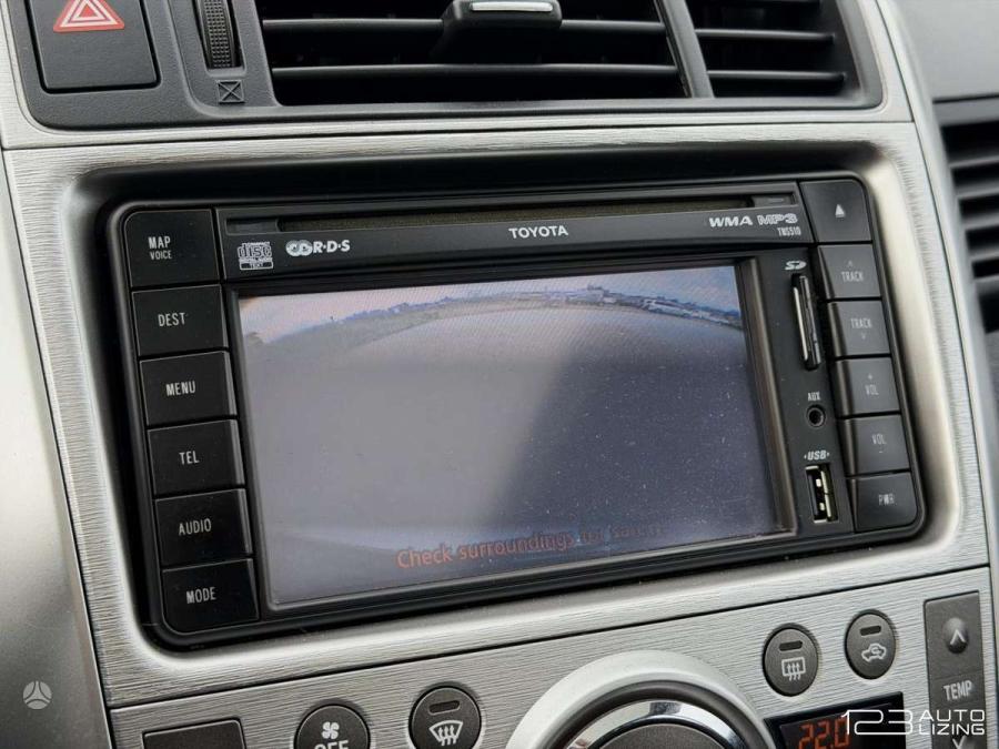 Grey Toyota Verso 2010 in Taurage, with an engine capacity of 2.00 L and mileage of 230 thousand km for 4300 €, photo 21 on AUTOMOTO.COM.LV