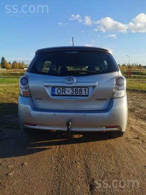 Grey Toyota Verso 2010 in Daugavpils, with an engine capacity of 2.00 L and mileage of 261 thousand km for 5300 €, photo 7 on AUTOMOTO.COM.LV
