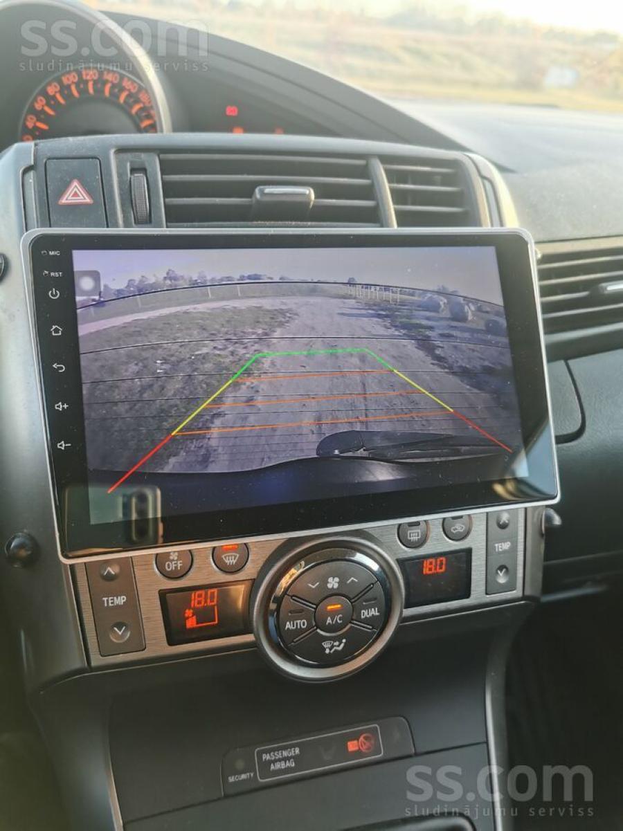 Grey Toyota Verso 2010 in Daugavpils, with an engine capacity of 2.00 L and mileage of 261 thousand km for 5300 €, photo 16 on AUTOMOTO.COM.LV