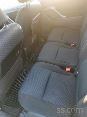 Grey Toyota Verso 2010 in Daugavpils, with an engine capacity of 2.00 L and mileage of 261 thousand km for 5300 €, photo 18 on AUTOMOTO.COM.LV