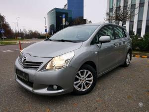Pelēks Toyota Verso 2011 Viļņa, ar dzinēja tilpumu 1.80 L un nobraukumu 211 tūkst. km par 6500 €, foto  vietnē AUTOMOTO.COM.LV