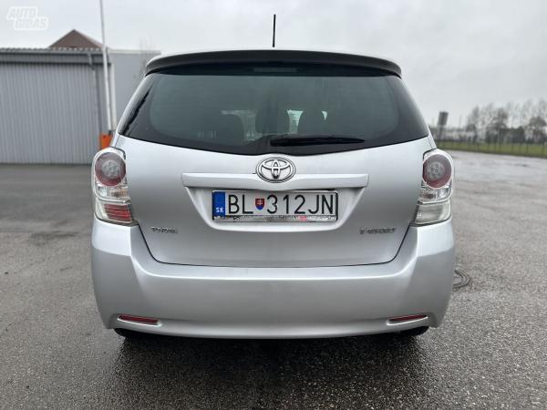 Grey Toyota Verso 2011 in Marijampole, with an engine capacity of 2.20 L and mileage of 264 thousand km for 3100 €, photo 6 on AUTOMOTO.COM.LV