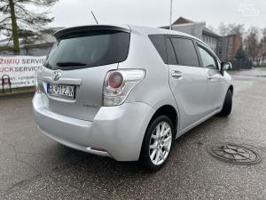 Grey Toyota Verso 2011 in Marijampole, with an engine capacity of 2.20 L and mileage of 264 thousand km for 3100 €, photo 7 on AUTOMOTO.COM.LV