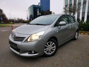 Grey Toyota Verso 2011 in Vilnius, with an engine capacity of 1.80 L and mileage of 211 thousand km for 6499 €, photo 4 on AUTOMOTO.COM.LV