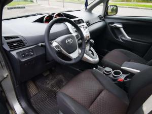 Grey Toyota Verso 2011 in Vilnius, with an engine capacity of 1.80 L and mileage of 211 thousand km for 6499 €, photo 8 on AUTOMOTO.COM.LV