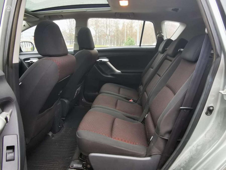 Grey Toyota Verso 2011 in Vilnius, with an engine capacity of 1.80 L and mileage of 211 thousand km for 6499 €, photo 12 on AUTOMOTO.COM.LV