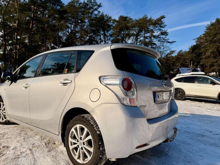 Pelēks Toyota Verso 2011 Kauņa, ar dzinēja tilpumu 2.00 L un nobraukumu 276 tūkst. km par 3600 €, foto 6 vietnē AUTOMOTO.COM.LV