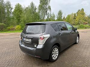 Grey Toyota Verso 2011 in Kaunas, with an engine capacity of 2.00 L and mileage of 263 thousand km for 4200 €, photo 5 on AUTOMOTO.COM.LV