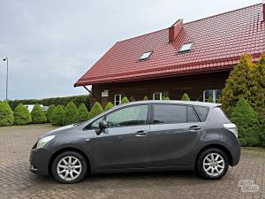 Grey Toyota Verso 2011 in Kaunas, with an engine capacity of 2.00 L and mileage of 263 thousand km for 4200 €, photo 6 on AUTOMOTO.COM.LV
