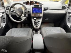 Grey Toyota Verso 2011 in Kaunas, with an engine capacity of 2.00 L and mileage of 263 thousand km for 4200 €, photo 7 on AUTOMOTO.COM.LV