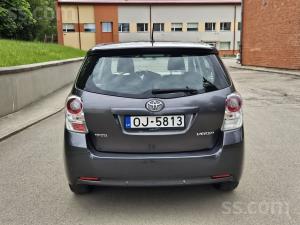 Grey Toyota Verso 2011 in Jekabpils, with an engine capacity of 2.00 L and mileage of 245 thousand km for 5490 €, photo 9 on AUTOMOTO.COM.LV