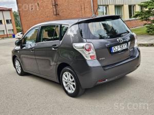 Grey Toyota Verso 2011 in Jekabpils, with an engine capacity of 2.00 L and mileage of 245 thousand km for 5490 €, photo 10 on AUTOMOTO.COM.LV