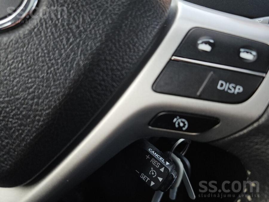 Grey Toyota Verso 2011 in Jekabpils, with an engine capacity of 2.00 L and mileage of 245 thousand km for 5490 €, photo 18 on AUTOMOTO.COM.LV
