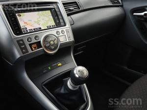 Grey Toyota Verso 2011 in Jekabpils, with an engine capacity of 2.00 L and mileage of 245 thousand km for 5490 €, photo 19 on AUTOMOTO.COM.LV