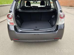 Grey Toyota Verso 2011 in Jekabpils, with an engine capacity of 2.00 L and mileage of 245 thousand km for 5490 €, photo 26 on AUTOMOTO.COM.LV