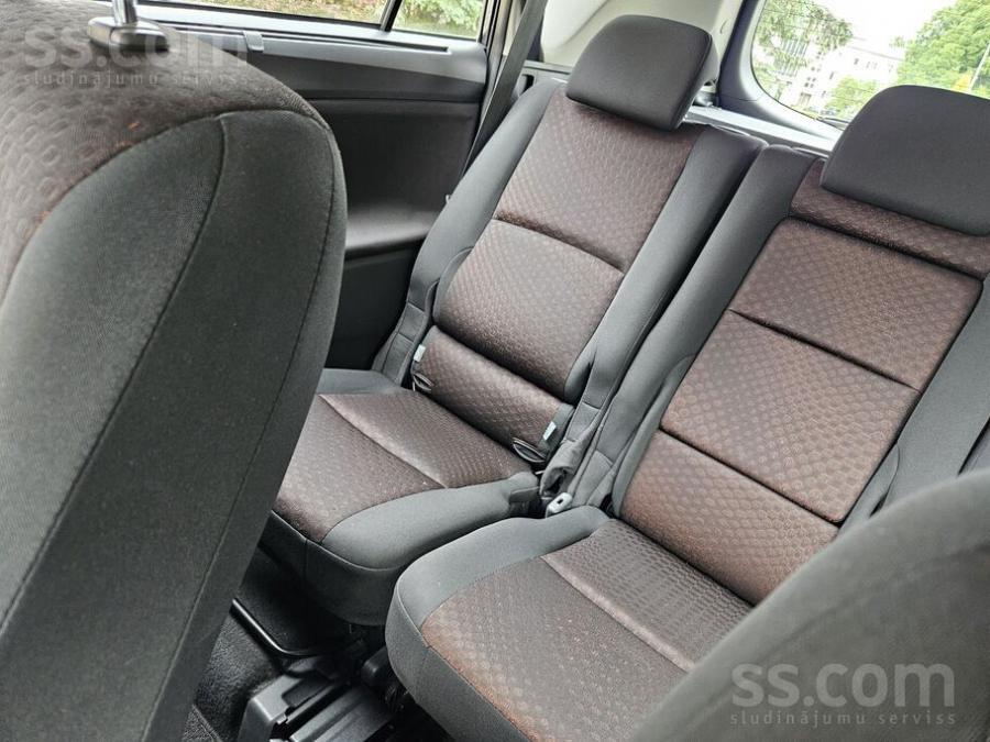 Grey Toyota Verso 2011 in Jekabpils, with an engine capacity of 2.00 L and mileage of 245 thousand km for 5490 €, photo 33 on AUTOMOTO.COM.LV