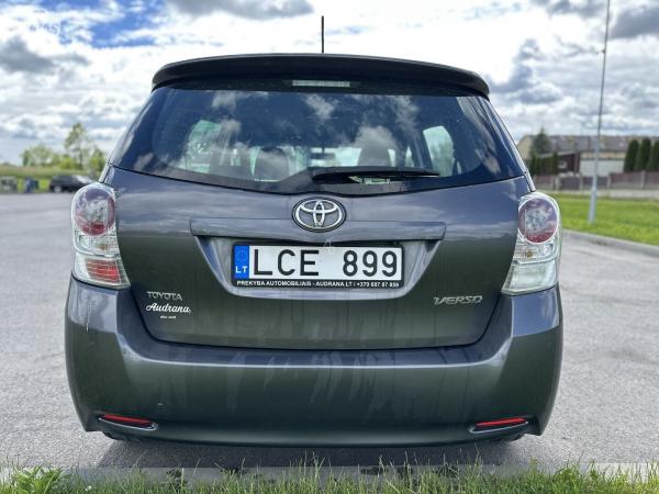 Grey Toyota Verso 2011 in Kaunas, with an engine capacity of 1.60 L and mileage of 302 thousand km for 5600 €, photo 3 on AUTOMOTO.COM.LV