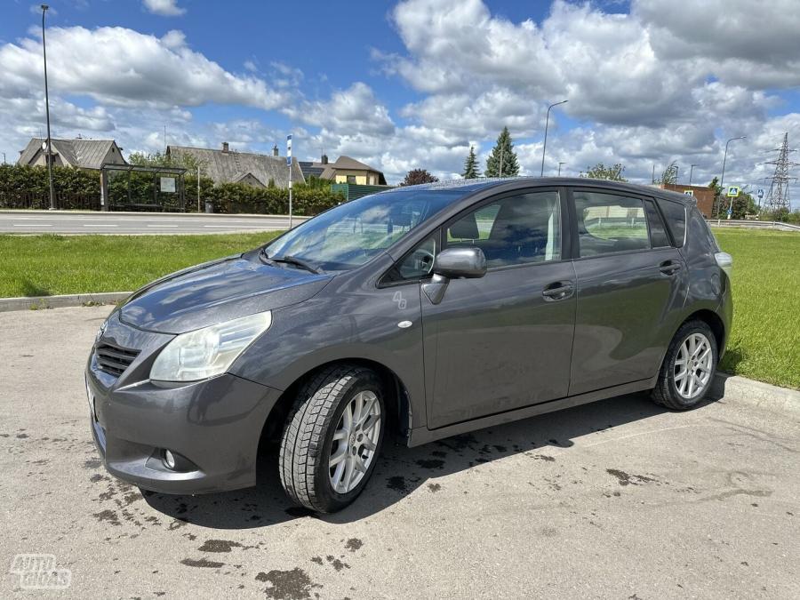 Pelēks Toyota Verso 2011 Kauņa, ar dzinēja tilpumu 1.60 L un nobraukumu 302 tūkst. km par 5600 €, foto 6 vietnē AUTOMOTO.COM.LV