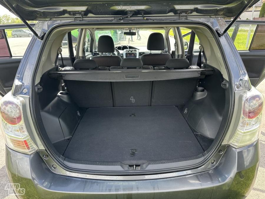 Pelēks Toyota Verso 2011 Kauņa, ar dzinēja tilpumu 1.60 L un nobraukumu 302 tūkst. km par 5600 €, foto 9 vietnē AUTOMOTO.COM.LV