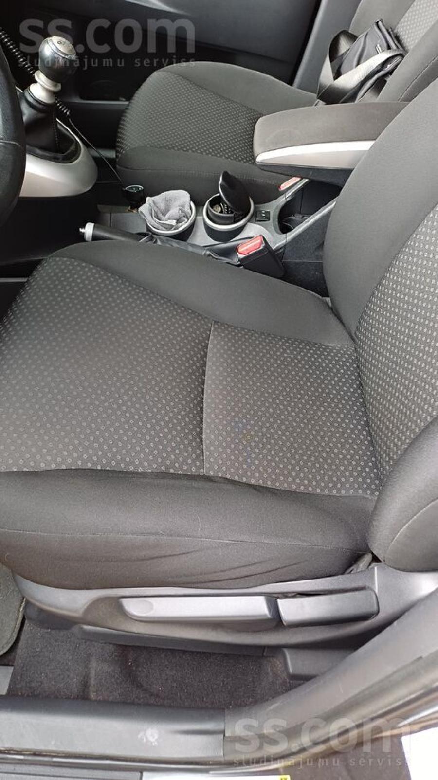 Pelēks Toyota Verso 2011 Daugavpils, ar dzinēja tilpumu 2.00 L un nobraukumu 230 tūkst. km par 5100 €, foto 7 vietnē AUTOMOTO.COM.LV