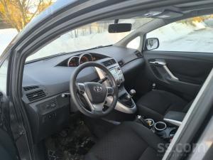 Pelēks Toyota Verso 2011 Daugavpils, ar dzinēja tilpumu 2.00 L un nobraukumu 195 tūkst. km par 6500 €, foto 6 vietnē AUTOMOTO.COM.LV
