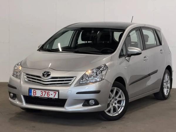 Grey Toyota Verso 2011 in Jurmala, with an engine capacity of 1.80 L and mileage of 193 thousand km for 6950 €, photo 1 on AUTOMOTO.COM.LV