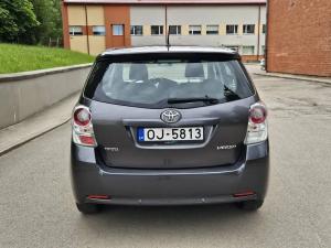 Pelēks Toyota Verso 2011 Jēkabpils, ar dzinēja tilpumu 2.00 L un nobraukumu 245 tūkst. km par 5490 €, foto 9 vietnē AUTOMOTO.COM.LV