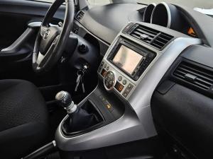 Pelēks Toyota Verso 2011 Jēkabpils, ar dzinēja tilpumu 2.00 L un nobraukumu 245 tūkst. km par 5490 €, foto 14 vietnē AUTOMOTO.COM.LV