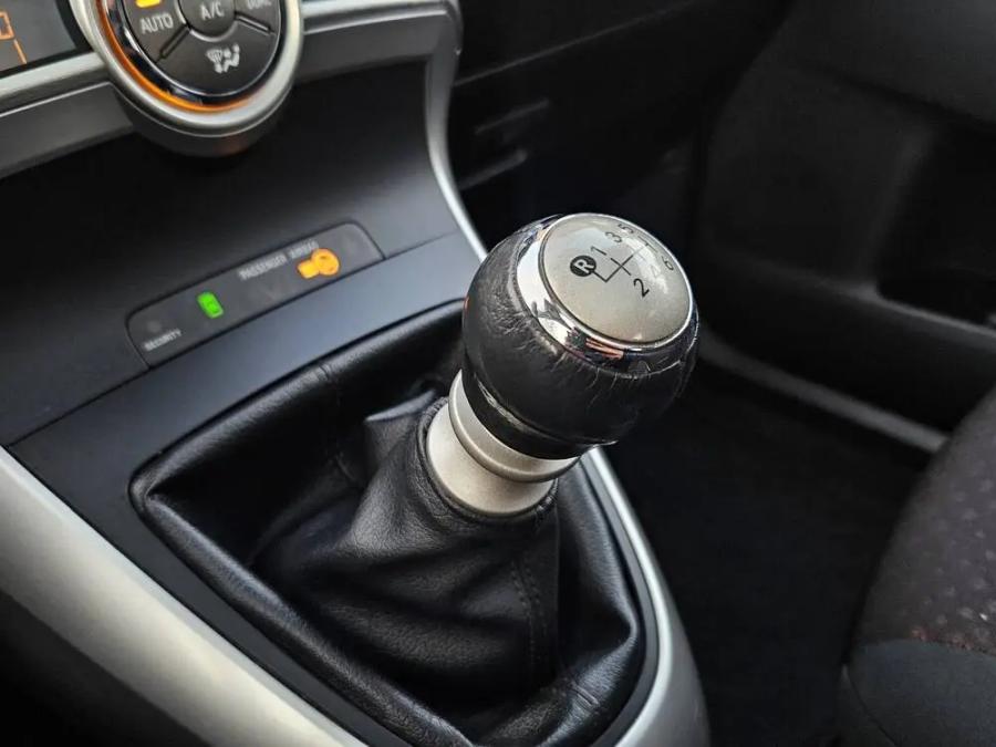 Pelēks Toyota Verso 2011 Jēkabpils, ar dzinēja tilpumu 2.00 L un nobraukumu 245 tūkst. km par 5490 €, foto 17 vietnē AUTOMOTO.COM.LV