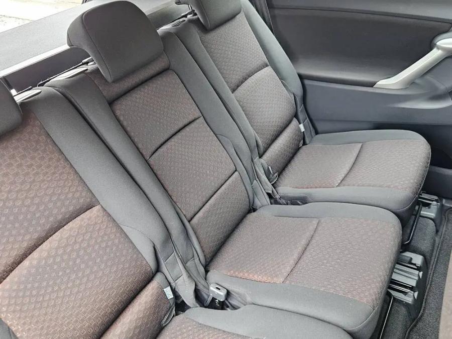 Pelēks Toyota Verso 2011 Jēkabpils, ar dzinēja tilpumu 2.00 L un nobraukumu 245 tūkst. km par 5490 €, foto 27 vietnē AUTOMOTO.COM.LV