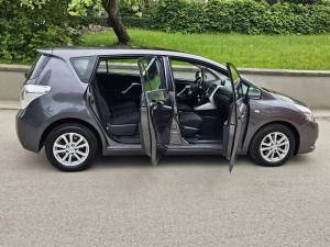 Pelēks Toyota Verso 2011 Jēkabpils, ar dzinēja tilpumu 2.00 L un nobraukumu 245 tūkst. km par 5490 €, foto 30 vietnē AUTOMOTO.COM.LV