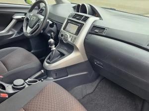 Pelēks Toyota Verso 2011 Jēkabpils, ar dzinēja tilpumu 2.00 L un nobraukumu 245 tūkst. km par 5490 €, foto 32 vietnē AUTOMOTO.COM.LV