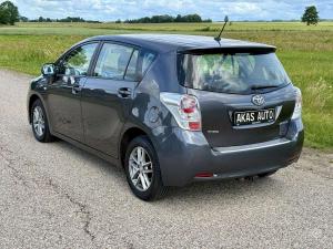 Grey Toyota Verso 2011 in Vilkaviskis, with an engine capacity of 1.80 L and mileage of 172 thousand km for 6900 €, photo 5 on AUTOMOTO.COM.LV