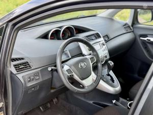 Grey Toyota Verso 2011 in Vilkaviskis, with an engine capacity of 1.80 L and mileage of 172 thousand km for 6900 €, photo 11 on AUTOMOTO.COM.LV