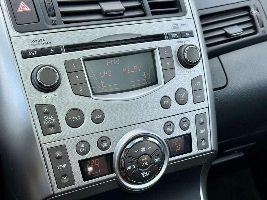 Grey Toyota Verso 2011 in Vilkaviskis, with an engine capacity of 1.80 L and mileage of 172 thousand km for 6900 €, photo 14 on AUTOMOTO.COM.LV