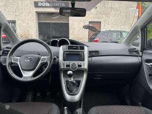 Pelēks Toyota Verso 2011 Jurbarkas, ar dzinēja tilpumu 2.00 L un nobraukumu 273 tūkst. km par 4250 €, foto 10 vietnē AUTOMOTO.COM.LV