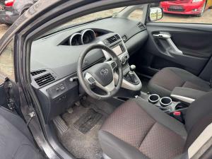 Pelēks Toyota Verso 2011 Jurbarkas, ar dzinēja tilpumu 2.00 L un nobraukumu 273 tūkst. km par 4250 €, foto 12 vietnē AUTOMOTO.COM.LV