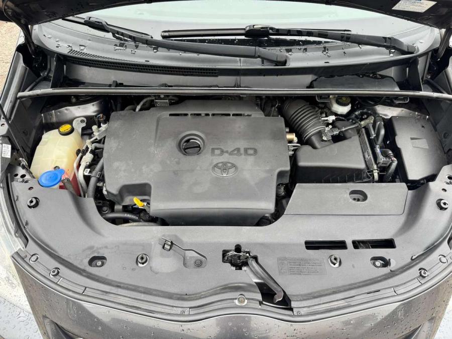 Pelēks Toyota Verso 2011 Jurbarkas, ar dzinēja tilpumu 2.00 L un nobraukumu 273 tūkst. km par 4250 €, foto 21 vietnē AUTOMOTO.COM.LV