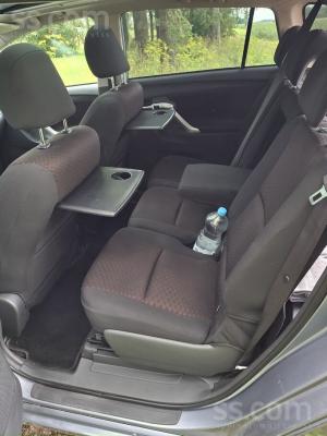 Pelēks Toyota Verso 2011 Jelgava, ar dzinēja tilpumu 2.00 L un nobraukumu 306 tūkst. km par 4900 €, foto 7 vietnē AUTOMOTO.COM.LV